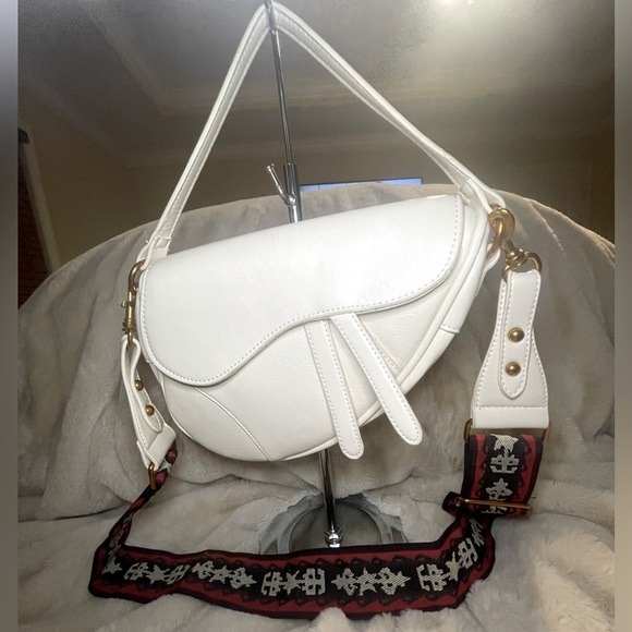 Bags | Saddle Bag 2 Shoulder Straps Retro Flip Womens Bag Euc | Poshmark